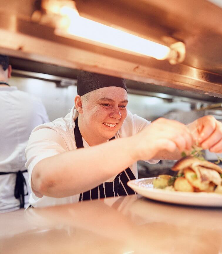 Part Time Kitchen Assistant job in Kings Head - BILLERICAY, Billericay ...